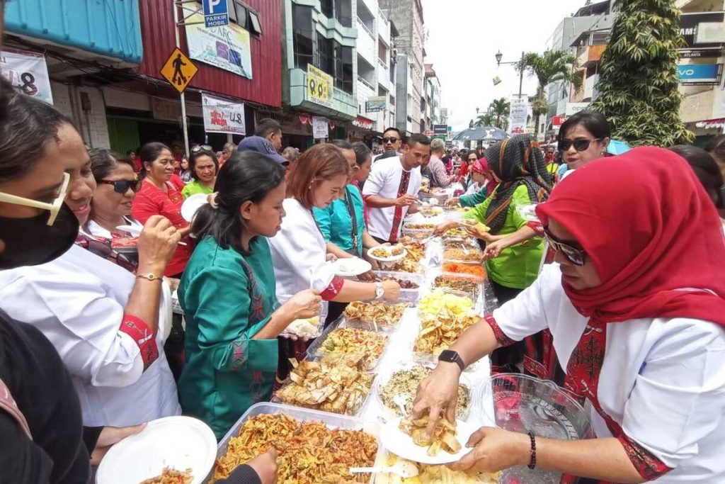 Ulee Balang: Pakaian 4dat Khas Aceh yang Melambangkan